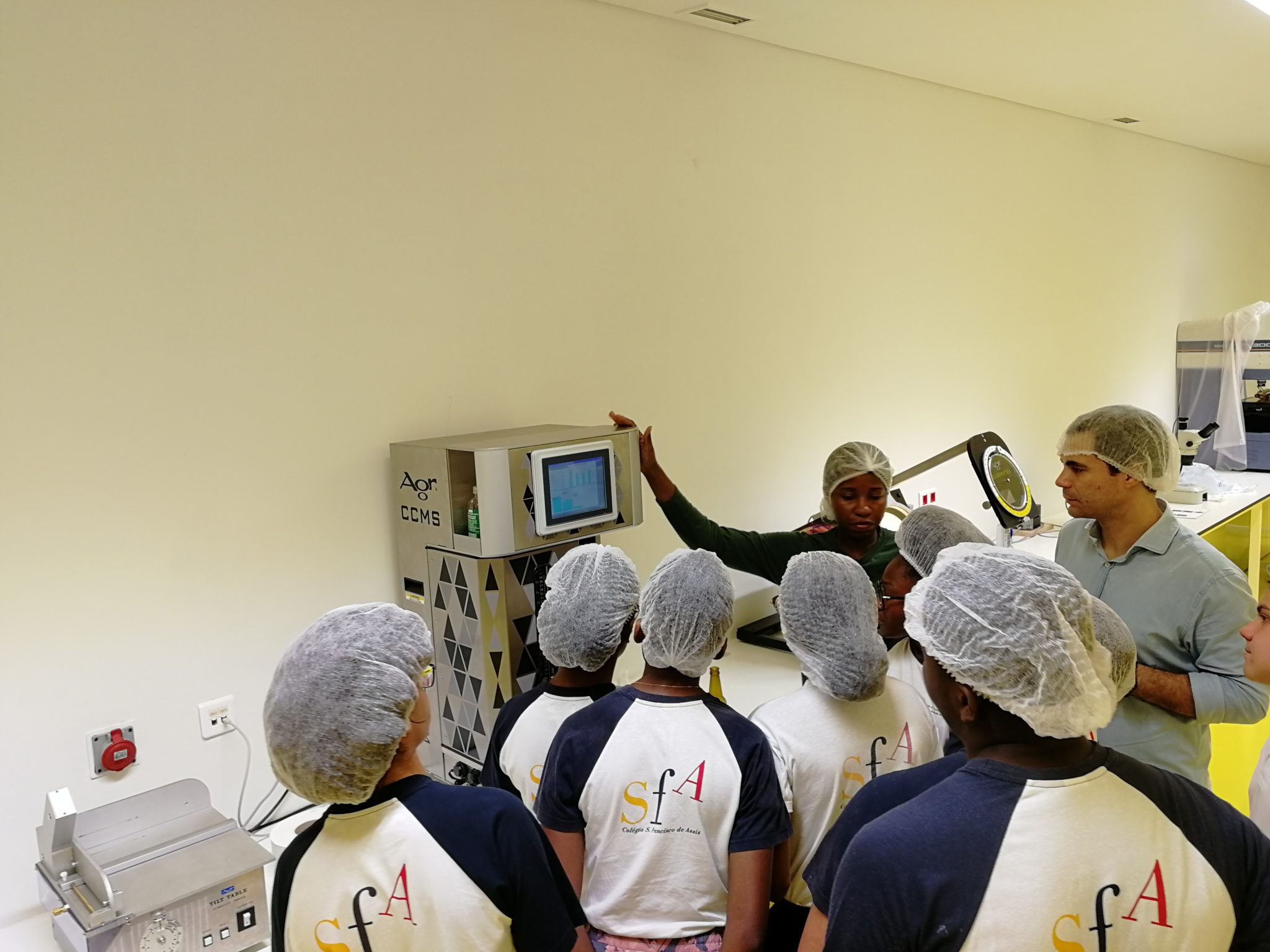 Alunos do 9º Ano visitam fábrica de referência em Angola - Colégio S ...